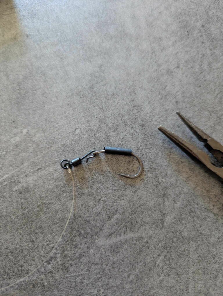 How to Tie the Spinner Rig — Step-by-Step Guide - Hooked On Carp - Carp fishing tips & Beginner ...