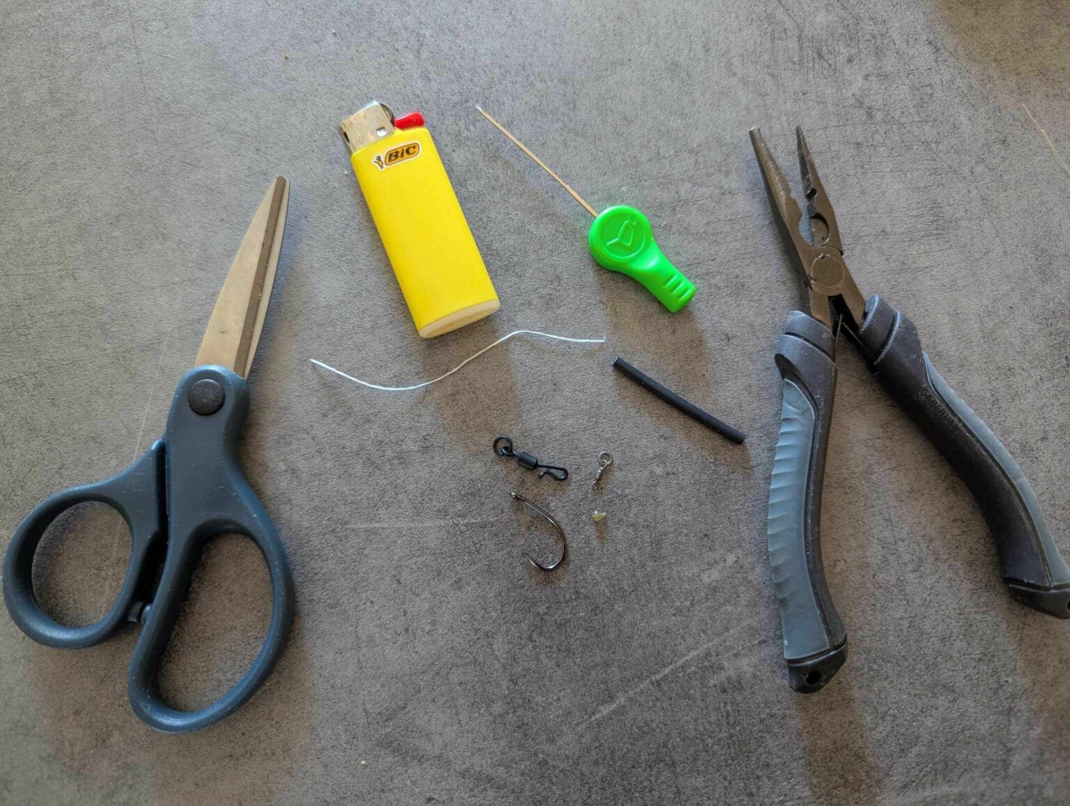 How to Tie the Spinner Rig — Step-by-Step Guide - Hooked On Carp - Carp fishing tips & Beginner ...